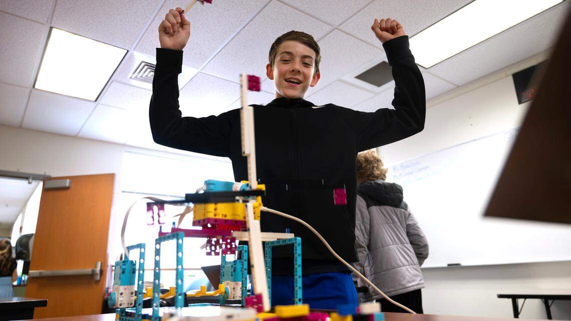 Tacoma teacher helps build robots with LEGO Education kits | Tacoma ...