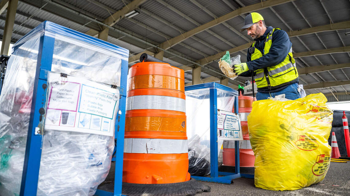 What you can and can’t put in those blue recycle bins | Tacoma News Tribune