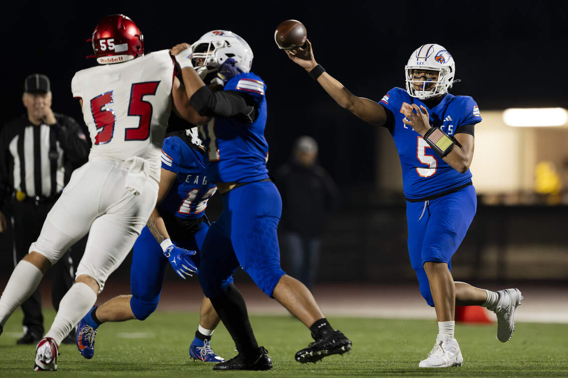 Scores, recaps from South Sound football playoff games in Week 11 ...