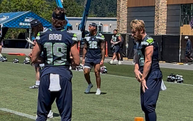 Seahawks sign rookie 2nd-round NFL draft pick Elijah Arroyo | The Olympian