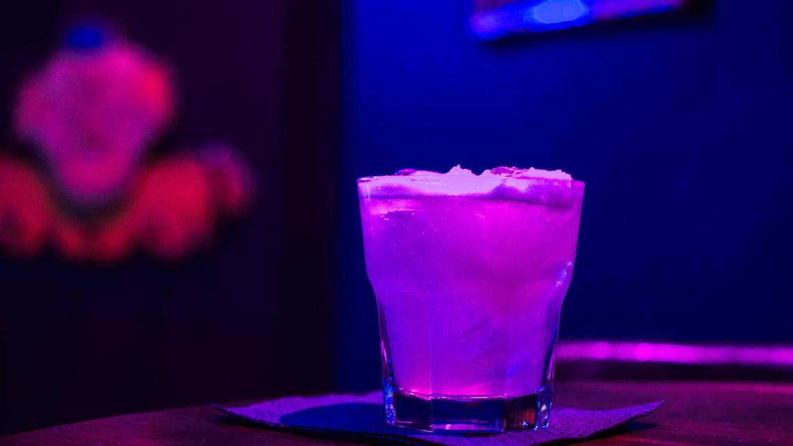 Side Pony Lounge opens on 6th Ave with drinks, grilled cheese | Tacoma ...