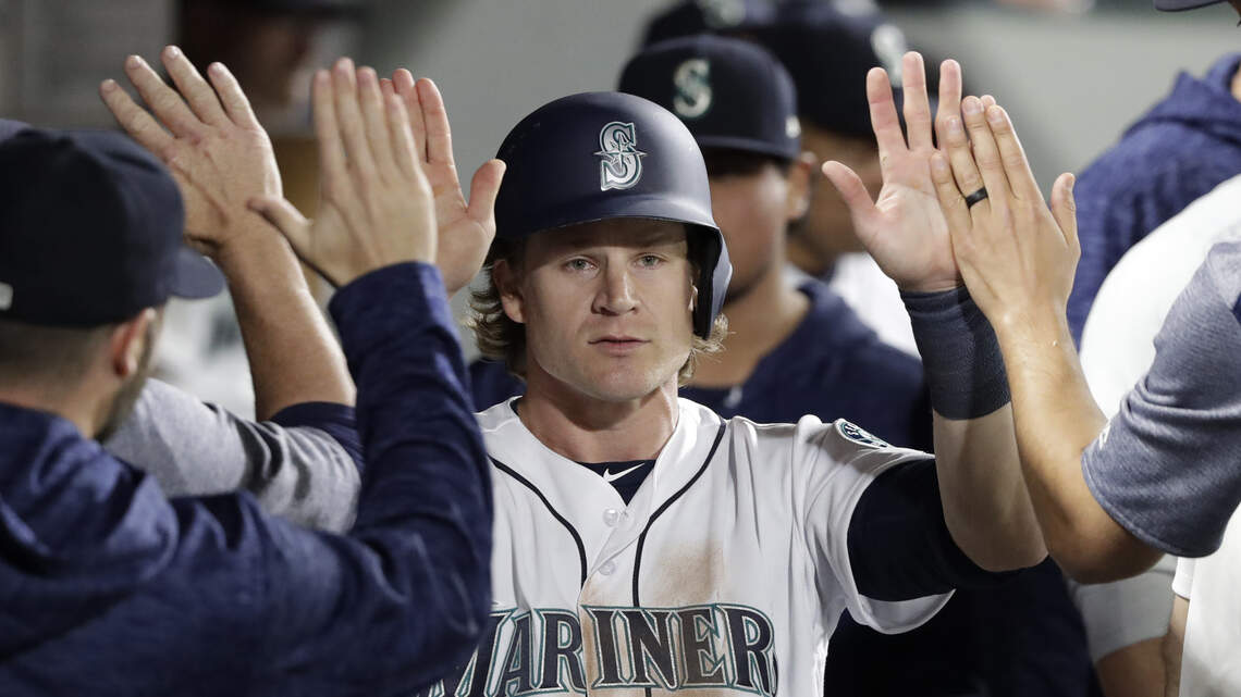 Mariners second baseman Gordon Beckham overhauled swing | Tacoma News ...