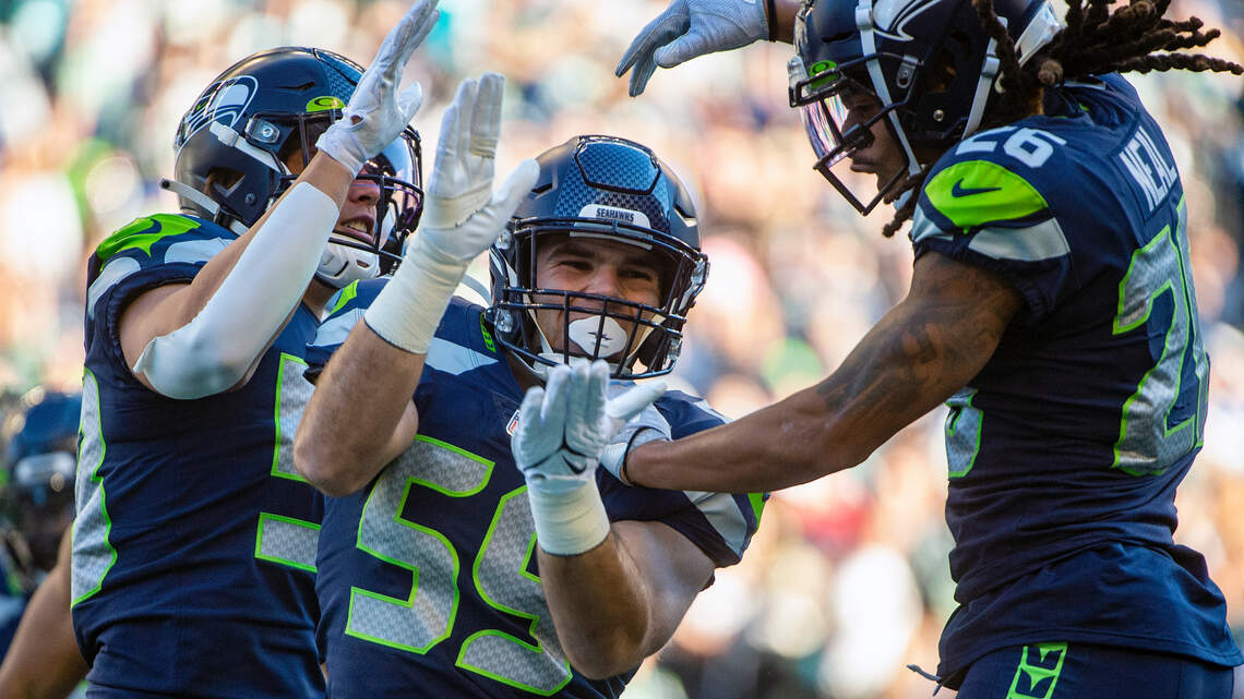 West Point graduate Jon Rhattigan Seahawks’ service award | Tacoma News ...