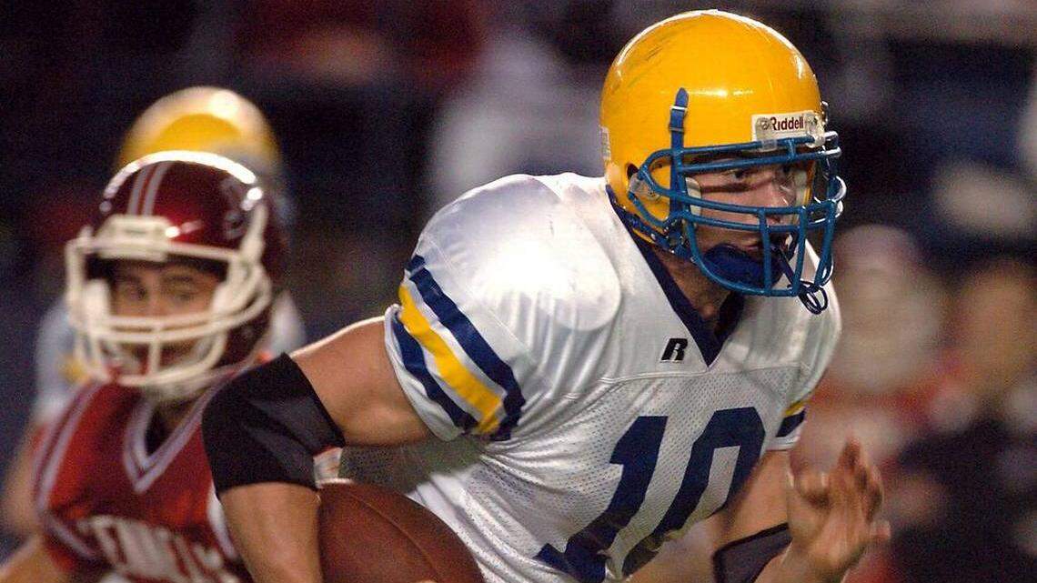 Ferndale’s Jake Locker selected to UW Hall of Fame | Bellingham Herald