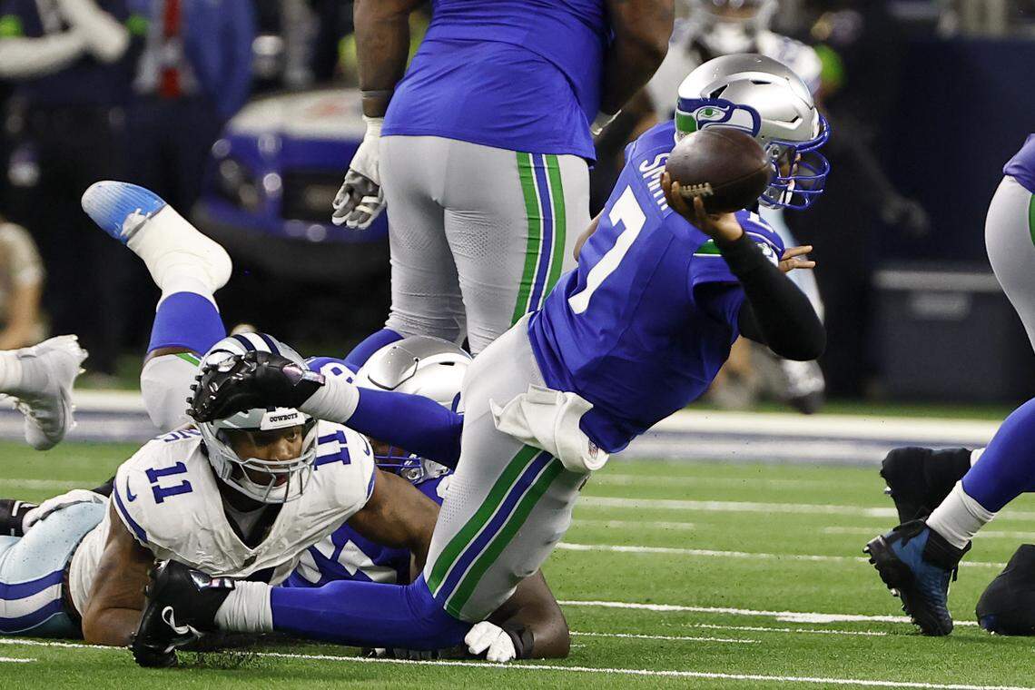Geno Smith: Seahawks last play design let Micah Parsons free | Tacoma ...