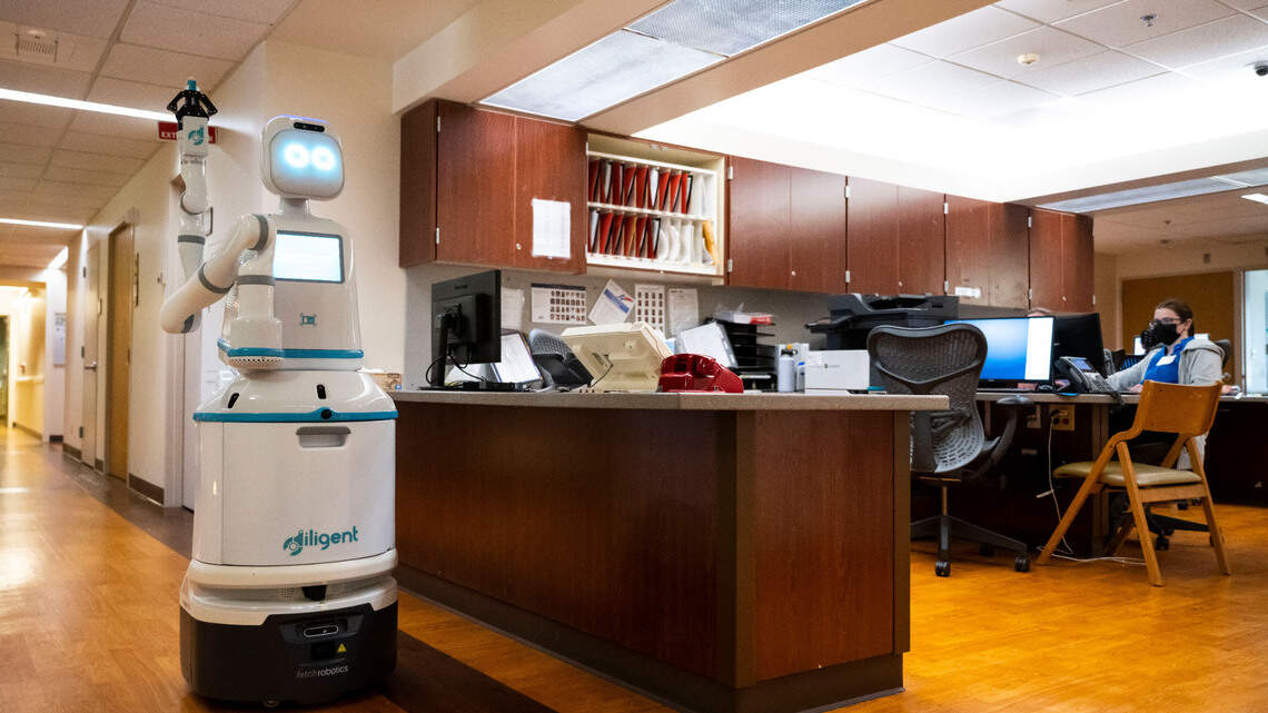 Tacoma hospital uses robots to fetch supplies, deliver samples | Tacoma ...