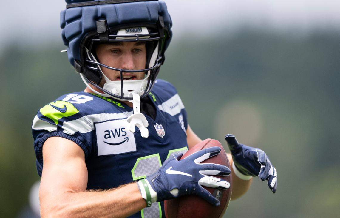 Kenneth Walker, Tory Horton, Jake Bobo practice for Seahawks | Tacoma ...