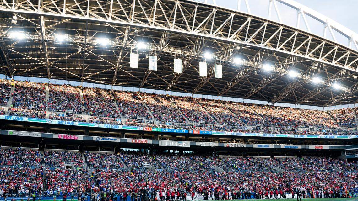 Cops undercover as visiting-team fans at Seahawks home games | Tacoma ...